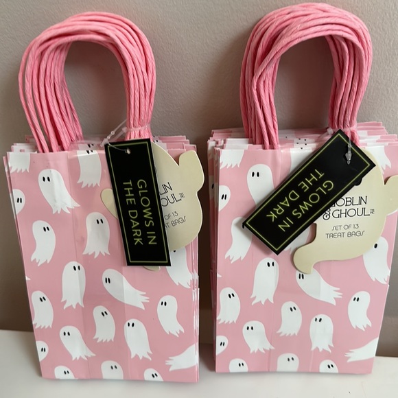 goblin and ghoul | Party Supplies | 26 Treat Bags Pink With Ghosts ...